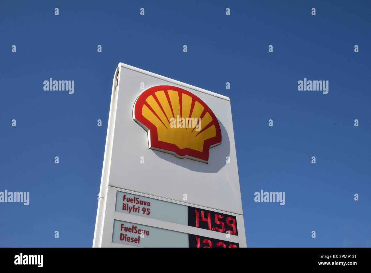 Ducth shell chain hi-res stock photography and images - Alamy