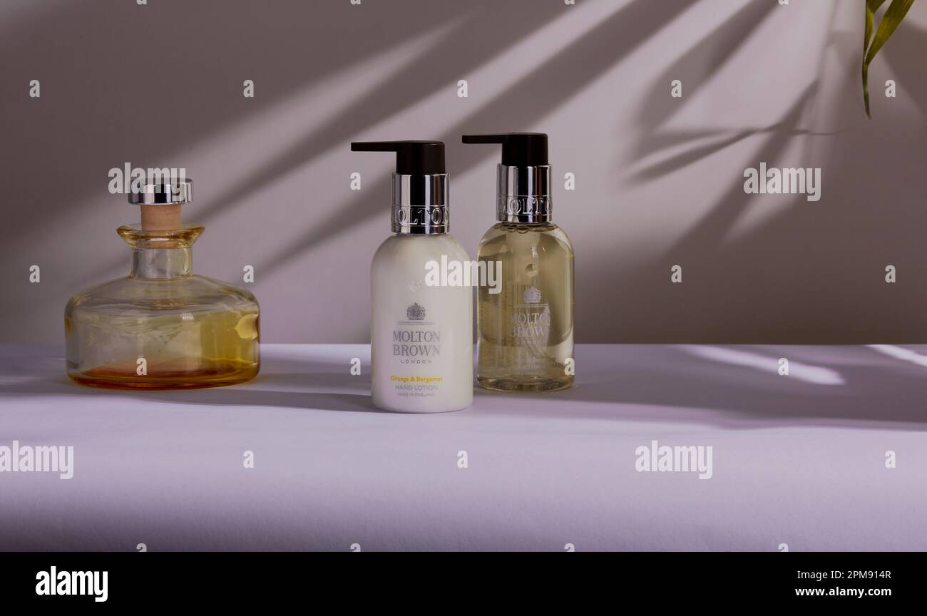 Molten brown products hi-res stock photography and images - Alamy