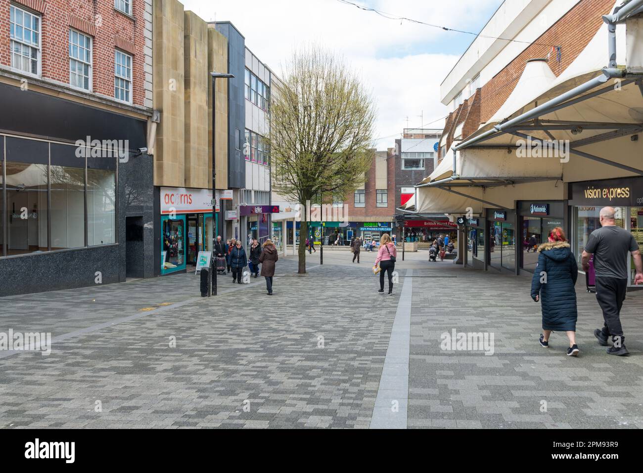 Town centre shops pedestrianised high street hi-res stock photography ...