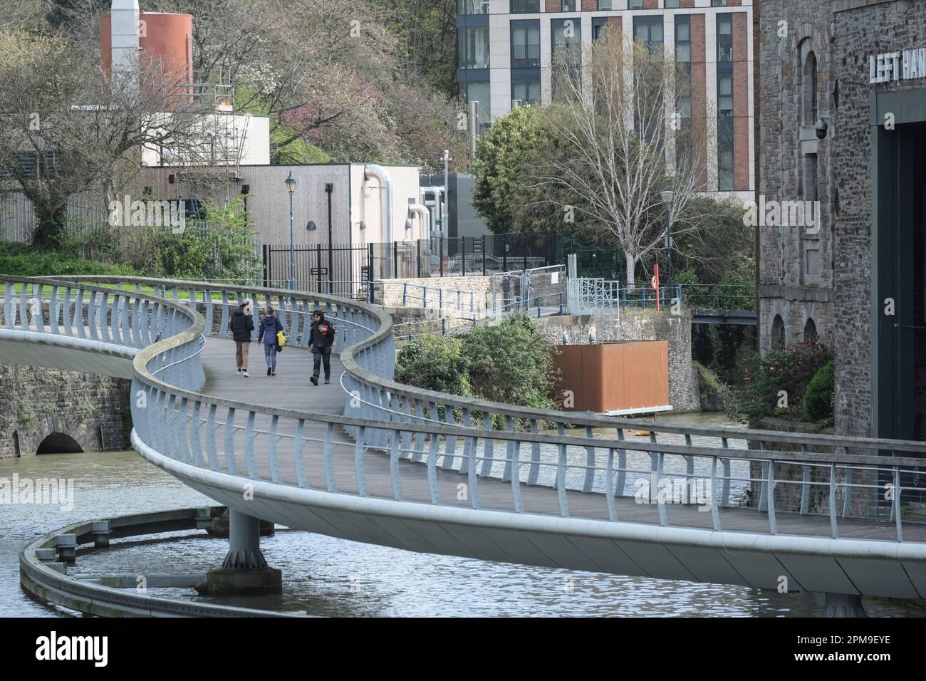 Castle Bridge at Finzels Reach Bristol UK Castle Park Energy Centre in ...