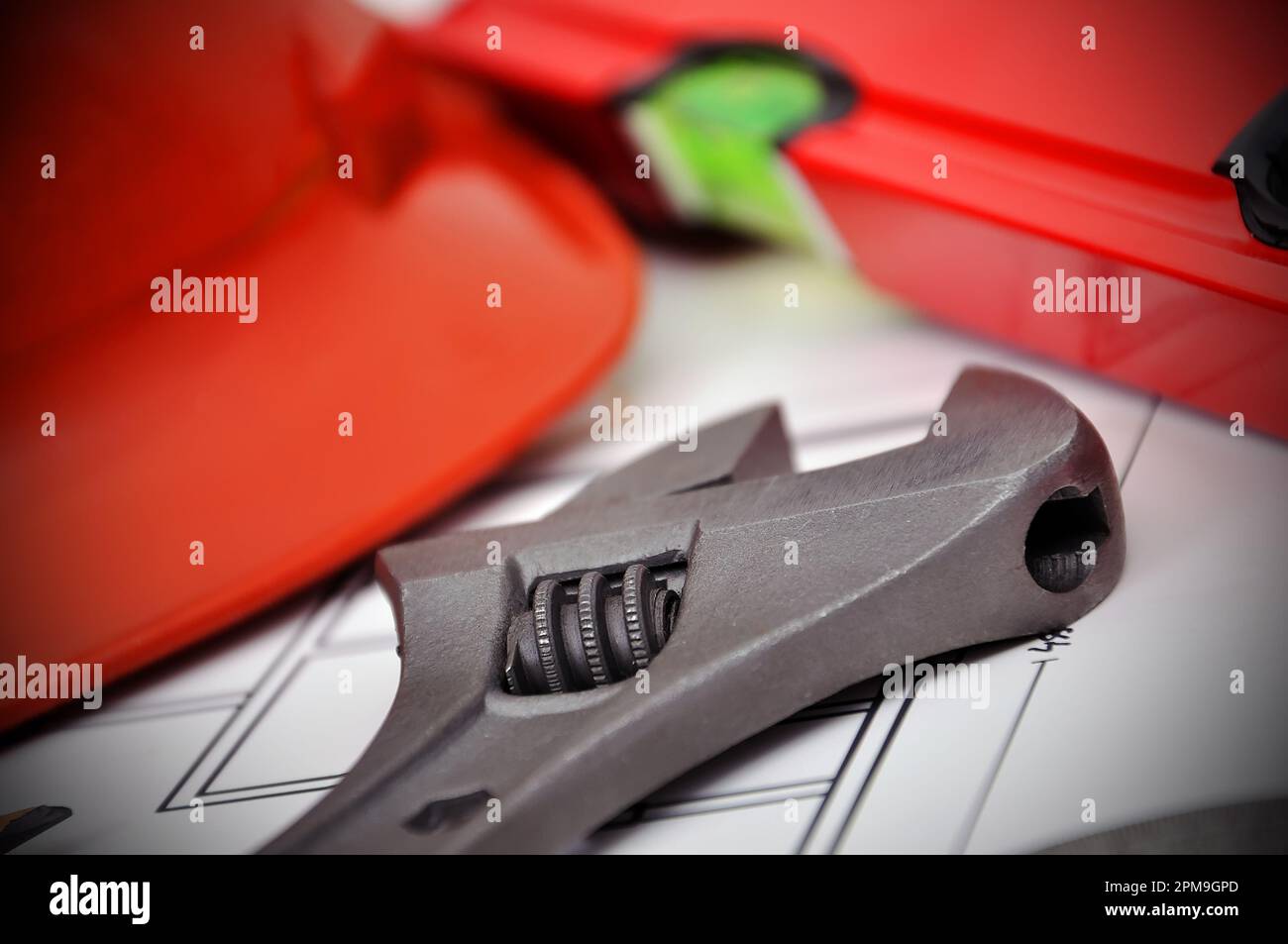 Line drawing wrench building hi-res stock photography and images - Alamy