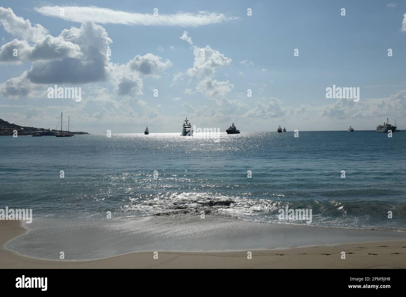 St maarten super yachts hi-res stock photography and images - Alamy