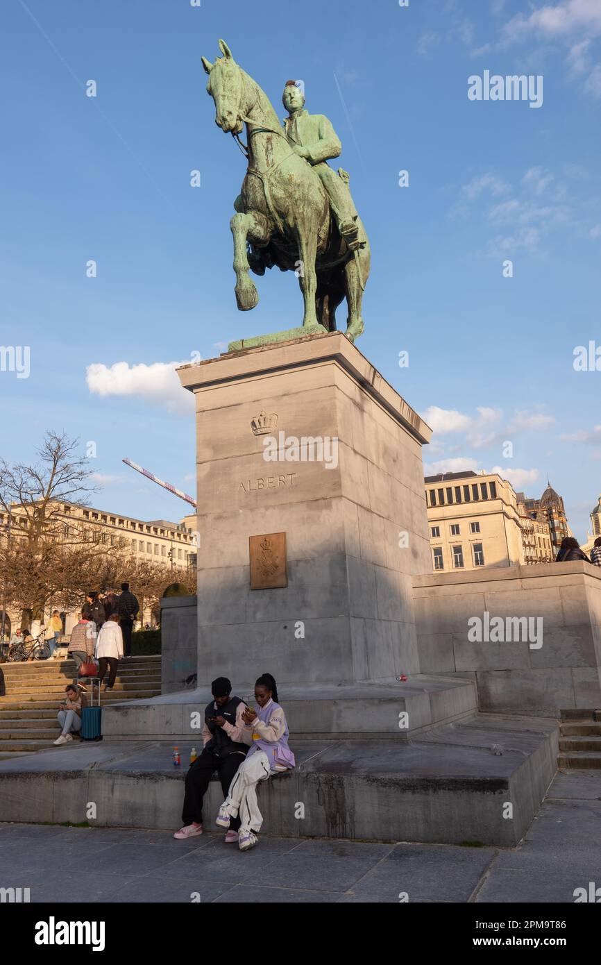 Equestrian statue of King Albert I, Mont des Arts, Albertine Square, It ...