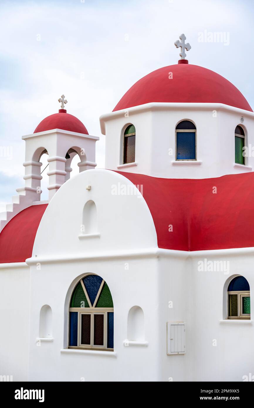 Red and white church hi-res stock photography and images - Alamy