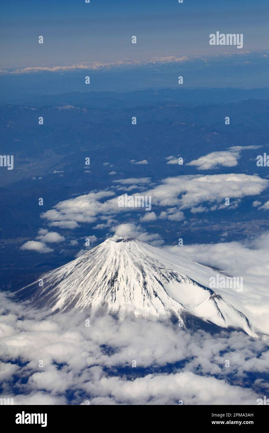 Tallest mountain in asia hi-res stock photography and images - Alamy