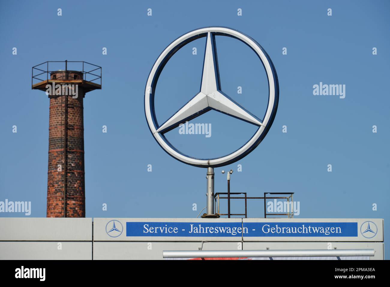 Logo, Mercedes, Steglitz. Berlin, Germany Stock Photo - Alamy