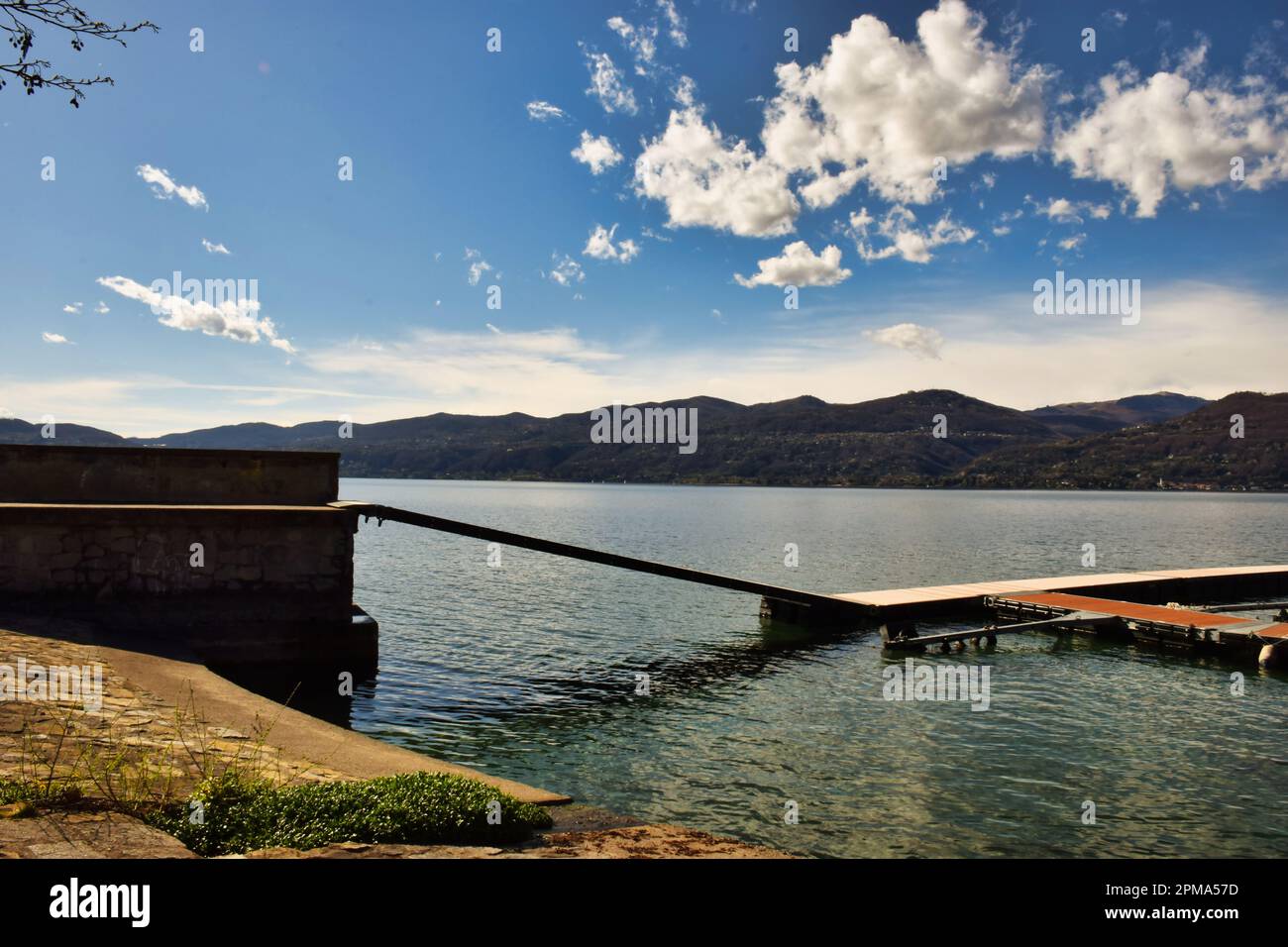 Lago lago lago lago acqua hi-res stock photography and images - Alamy