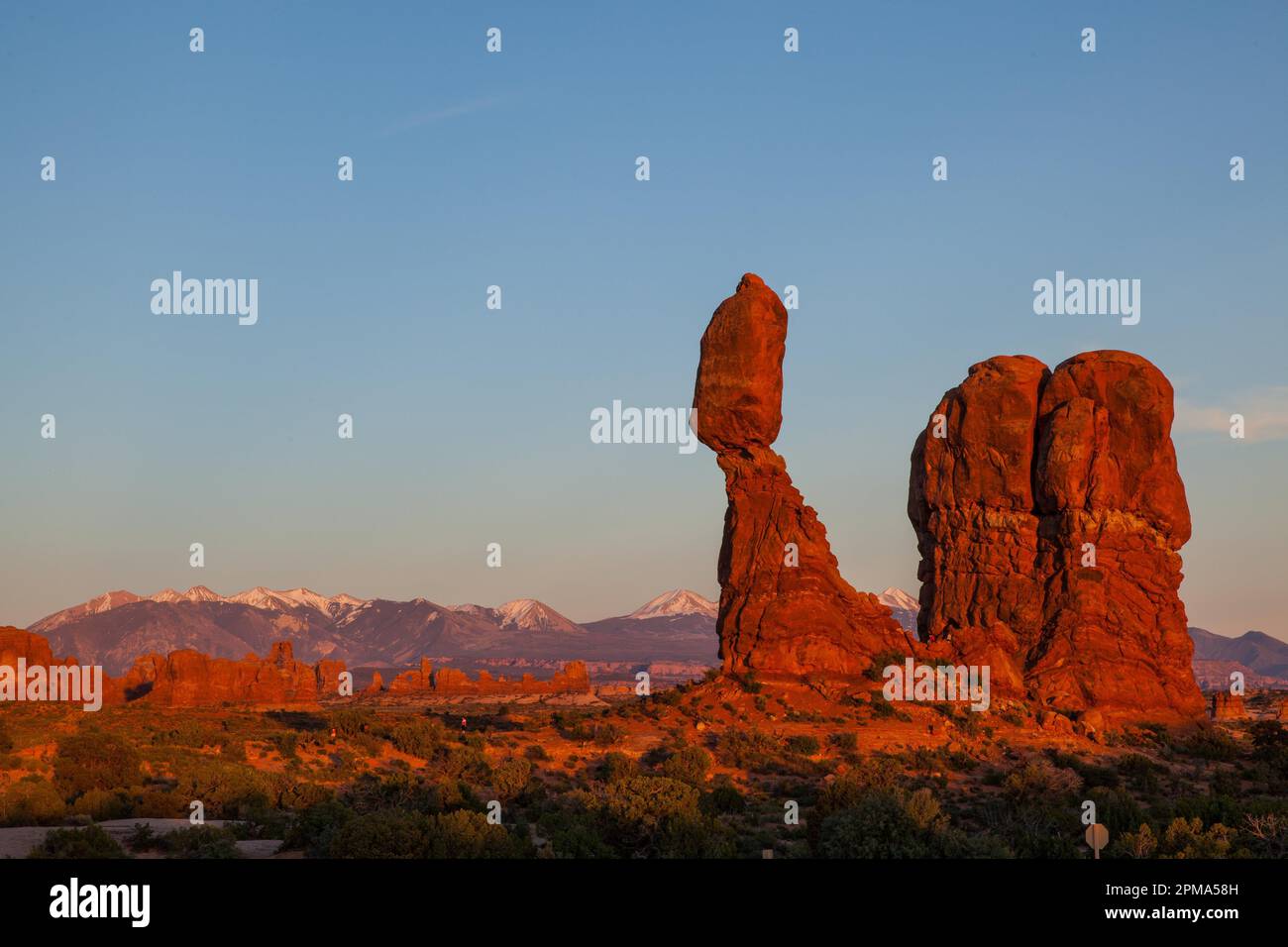 Balanced Rock, Arches National Park, Utah, USA Stock Photo - Alamy