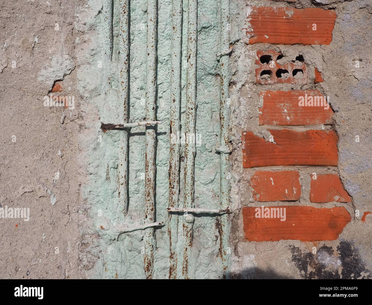 concrete structure with exposed steel bars in pillar Stock Photo - Alamy