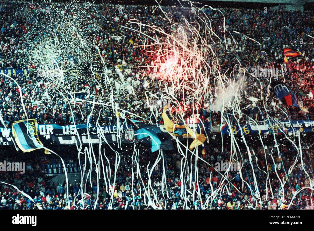 Bayern munchen ultras hi-res stock photography and images - Alamy