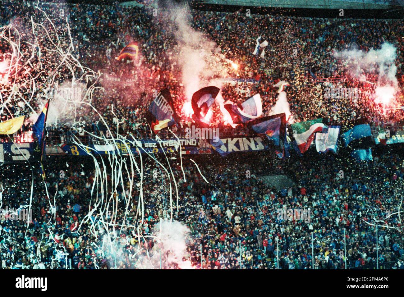 Bayern munchen ultras hi-res stock photography and images - Alamy