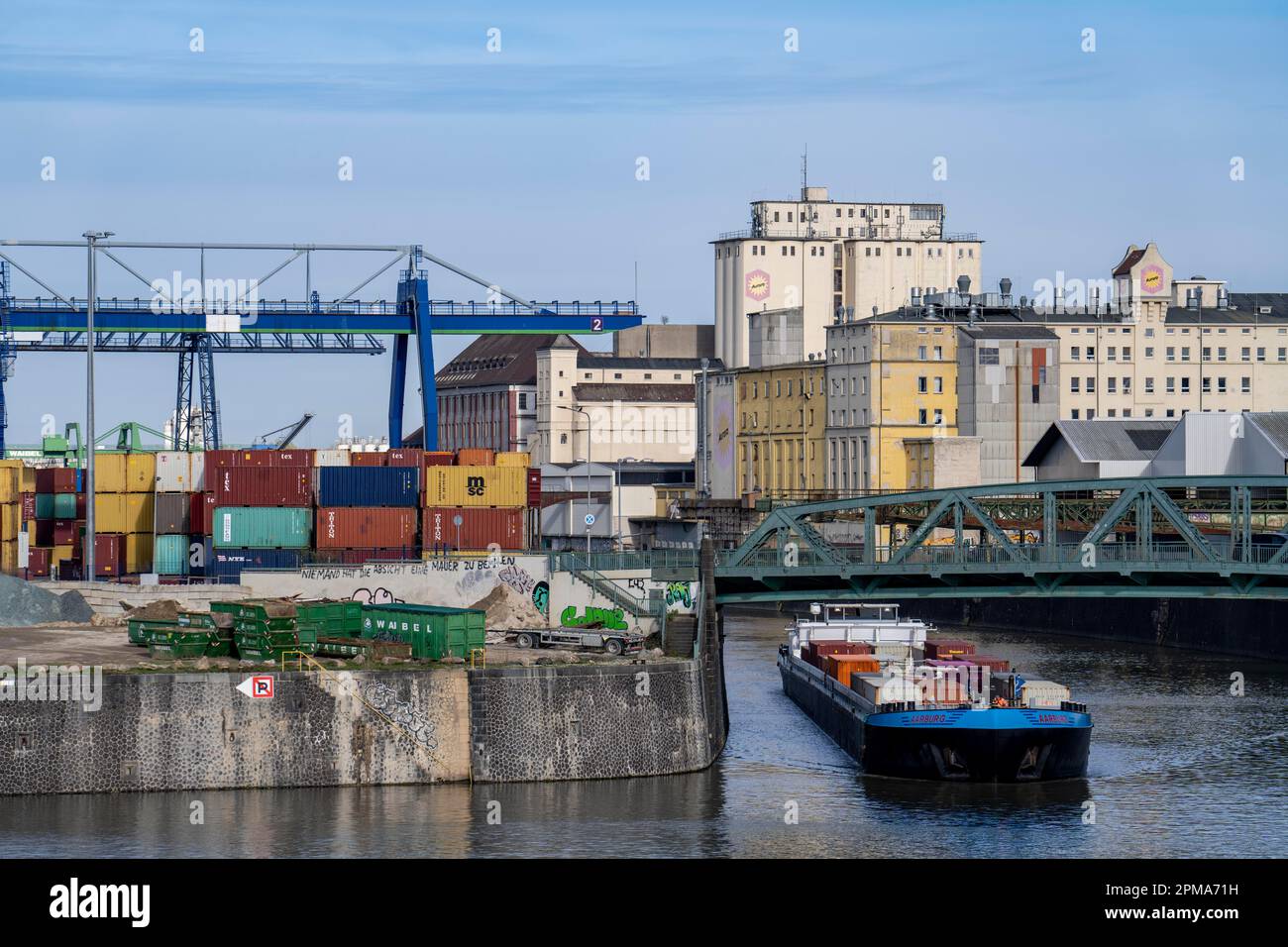 Container freighter Aarburg, leaving the container terminal in ...