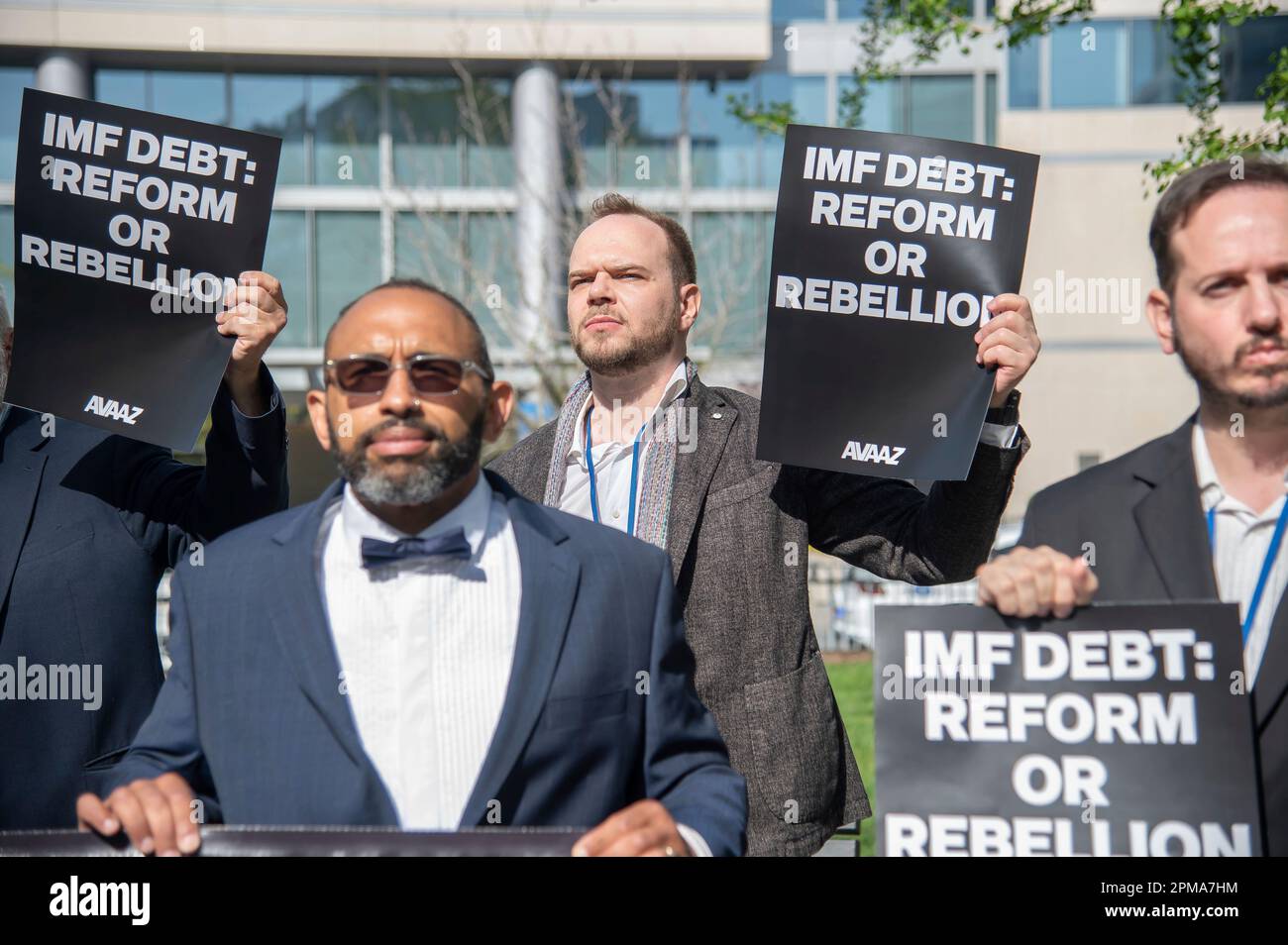 IMAGE DISTRIBUTED FOR AVAAZ – Two Avaaz dancers impersonate China and ...