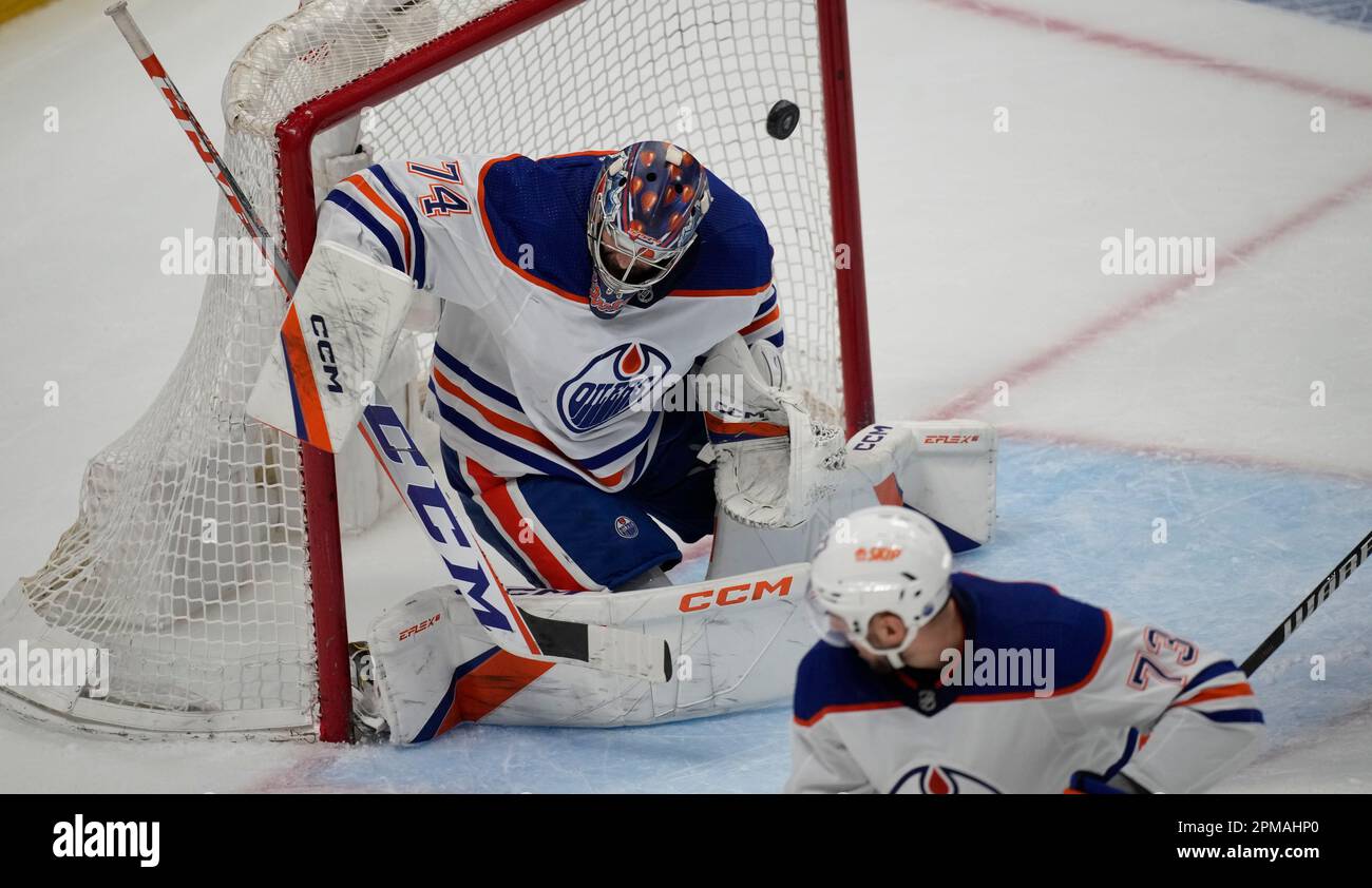 Edmonton Oilers goaltender Stuart Skinner (74) in the third period of ...