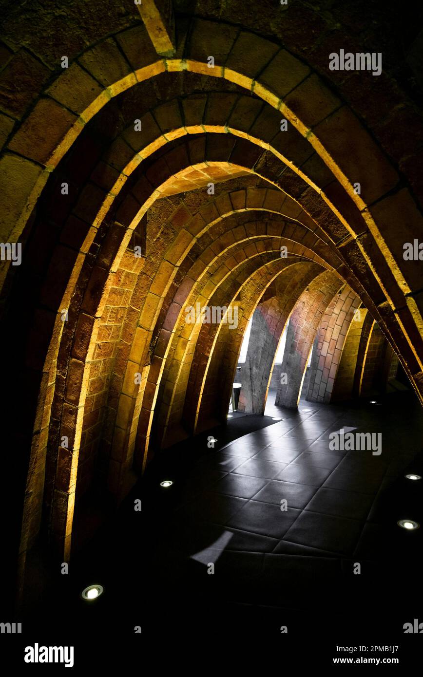 Arch shaped tunnel hi-res stock photography and images - Alamy