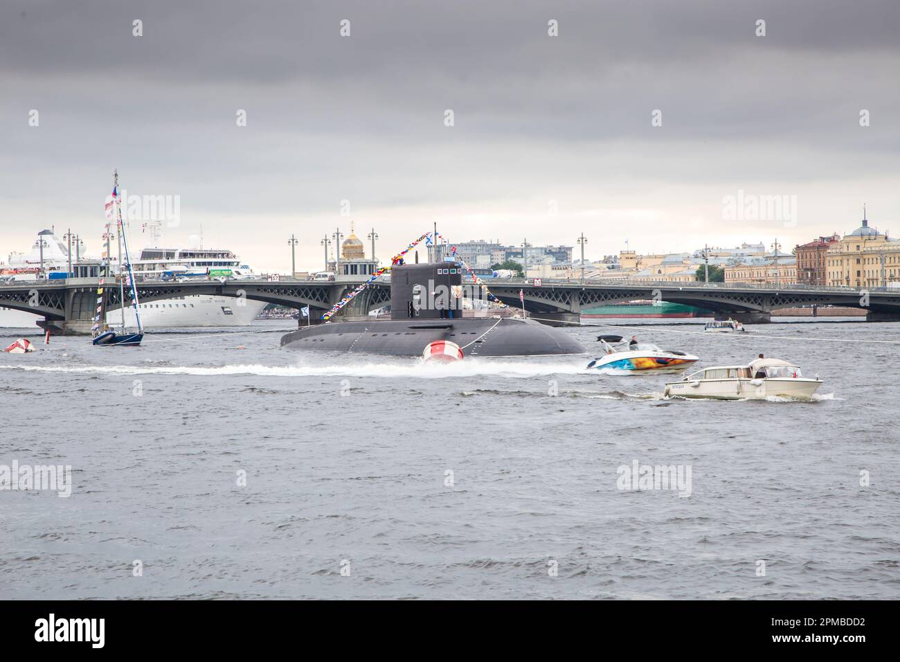 Russian nuclear powered submarine and army ship Stock Photo - Alamy