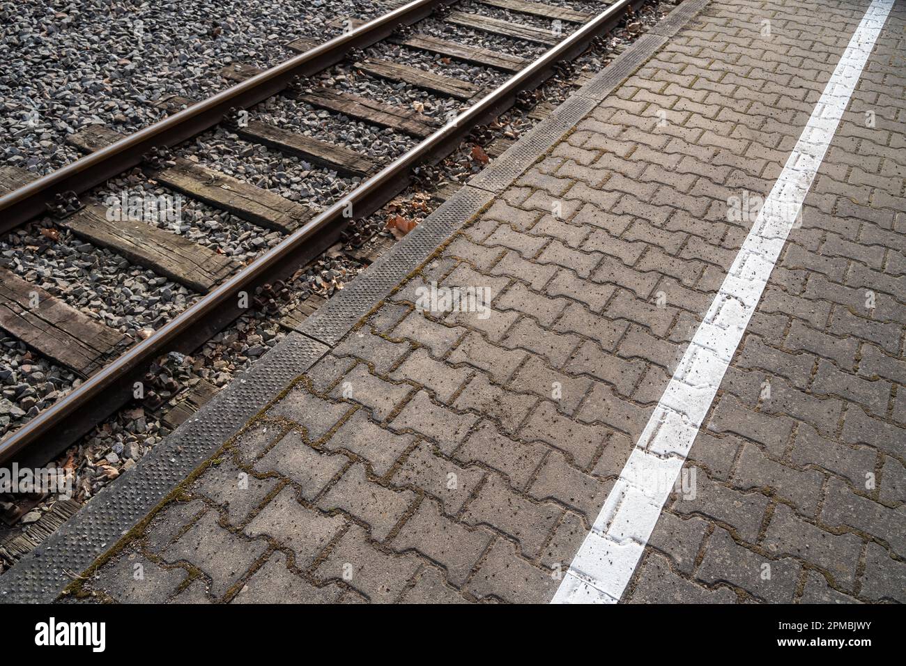 Railway platform texture hi-res stock photography and images - Alamy