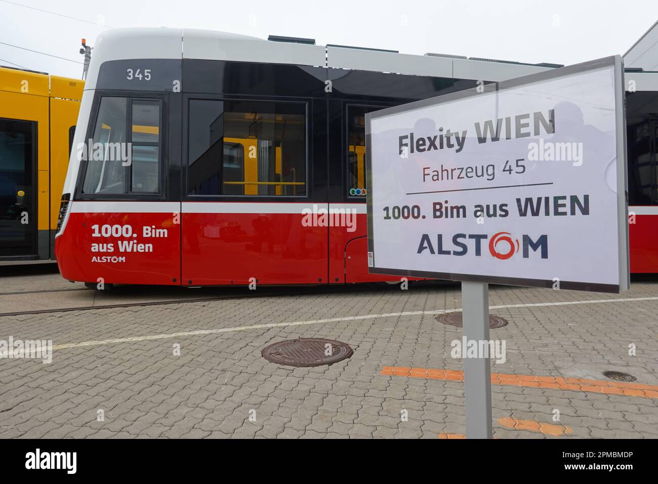 Wien, Alstom, Präsentation der 1000. Straßenbahn von Alstom (früher ...