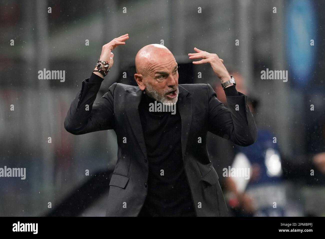 AC Milan's manager Stefano Pioli shouts out as gives instructions from ...