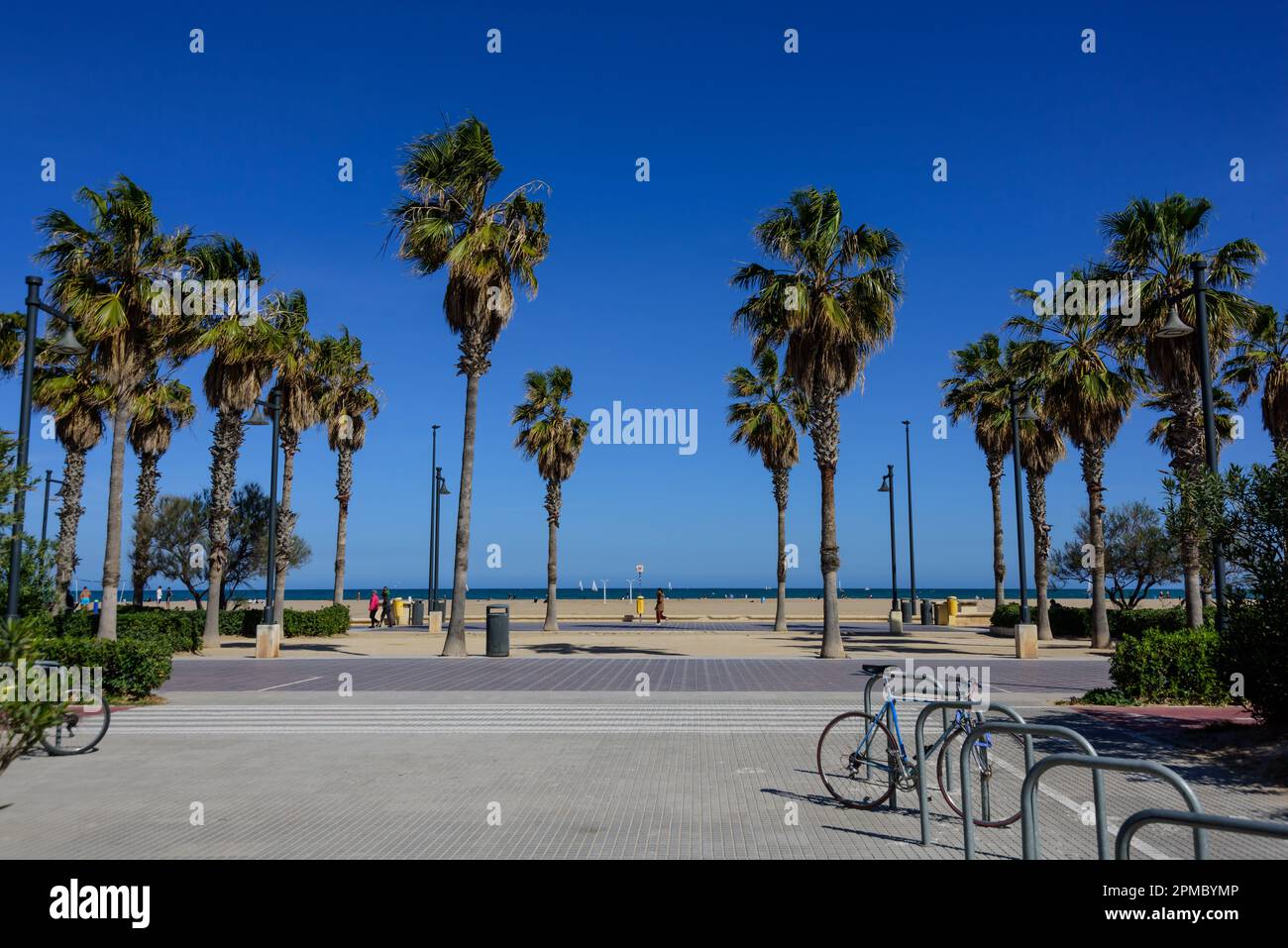 Valencia, Strandpromenade // Valencia, Beach Promenade Stock Photo - Alamy
