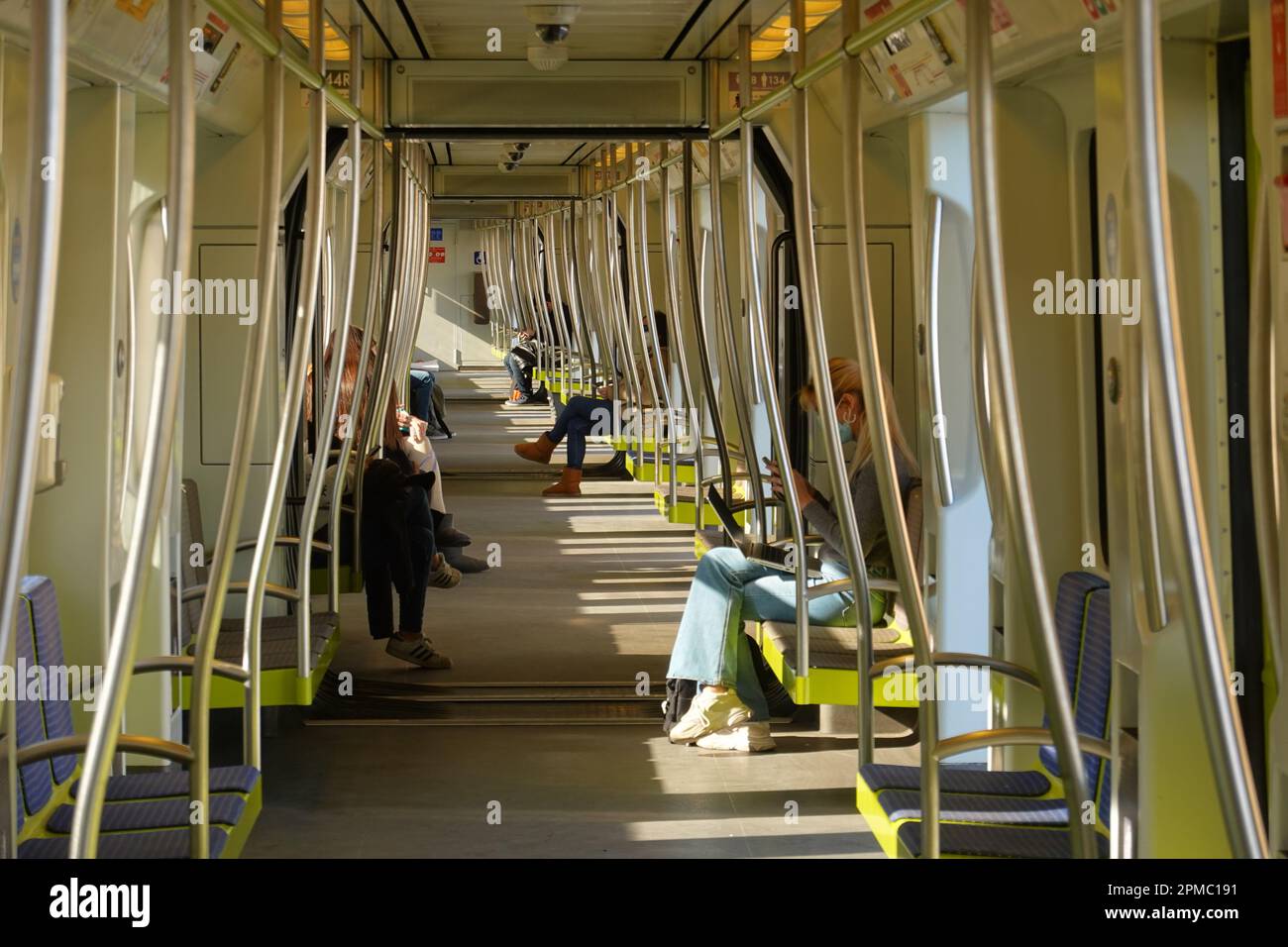 La metro interior hi-res stock photography and images - Alamy
