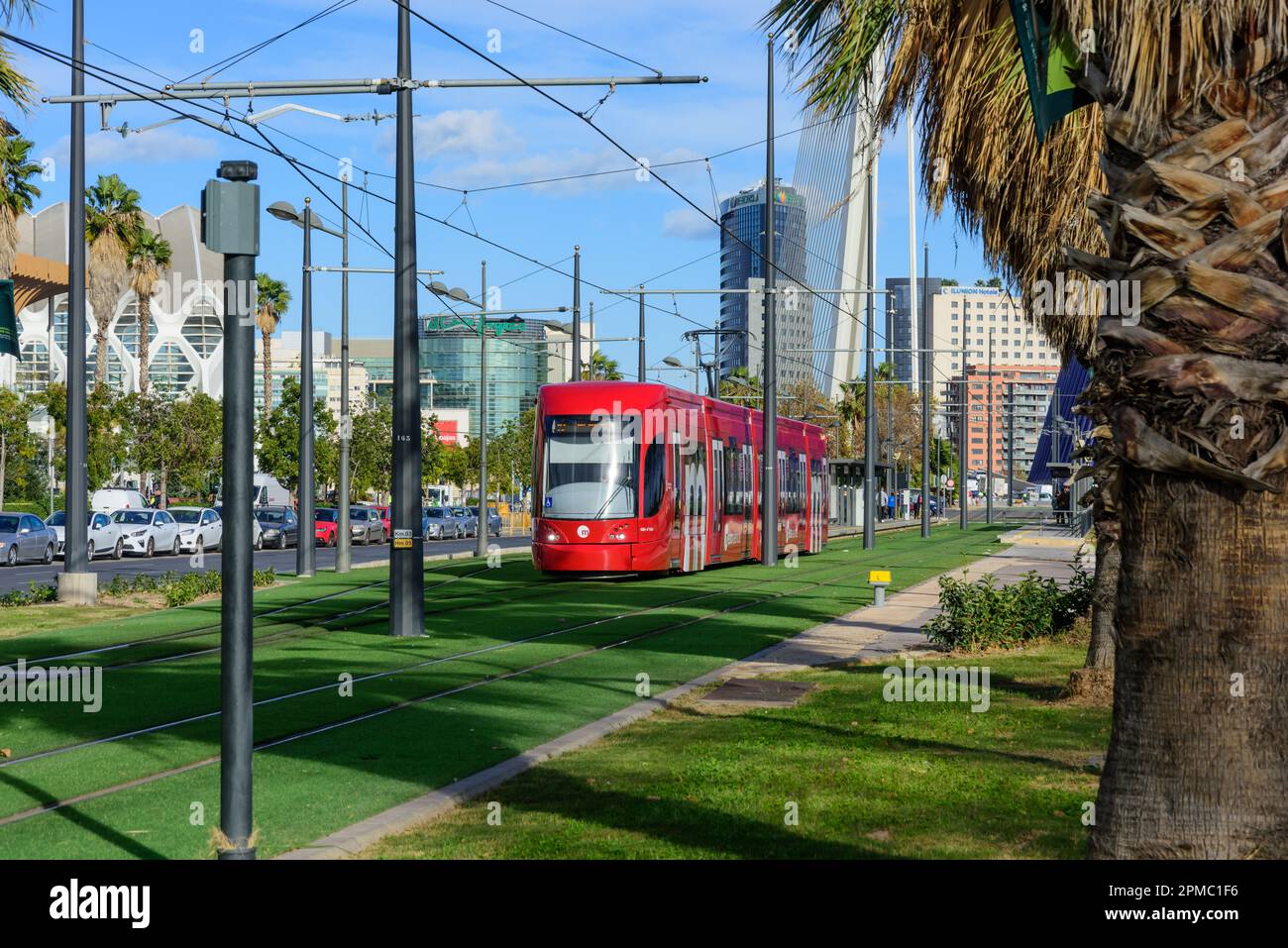 Spanien, Valencia, Straßenbahnlinie 10, Bombardier Flexity Outlook ...