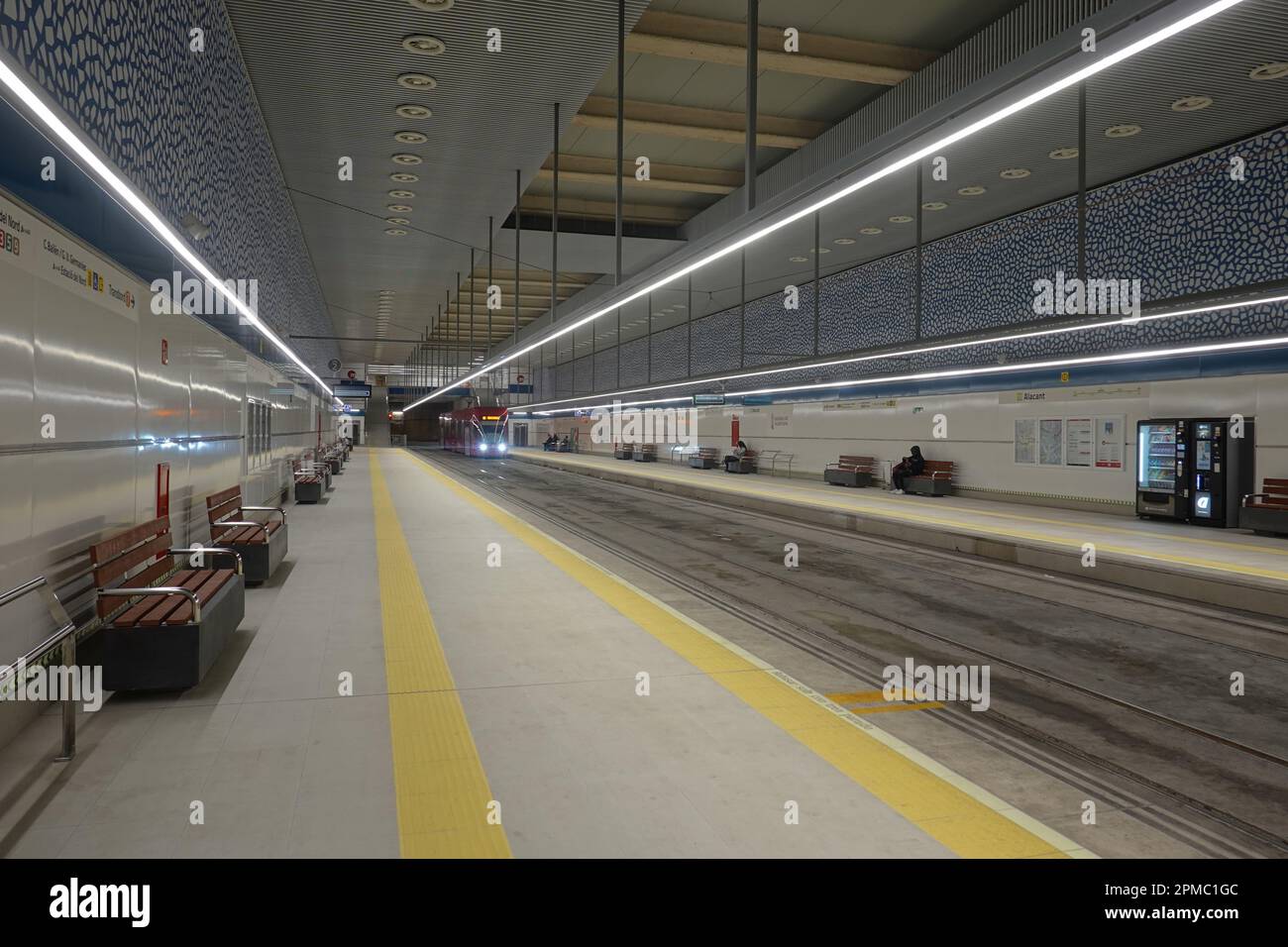 Spanien, Valencia, Straßenbahnlinie 10, Station Alacant // Spain ...