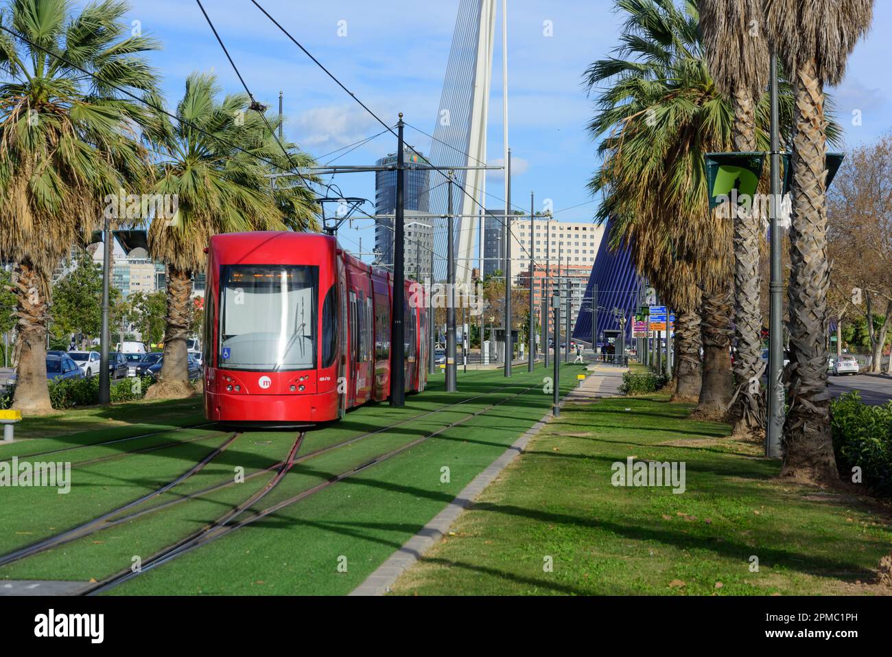 Spanien, Valencia, Straßenbahnlinie 10, Bombardier Flexity Outlook ...