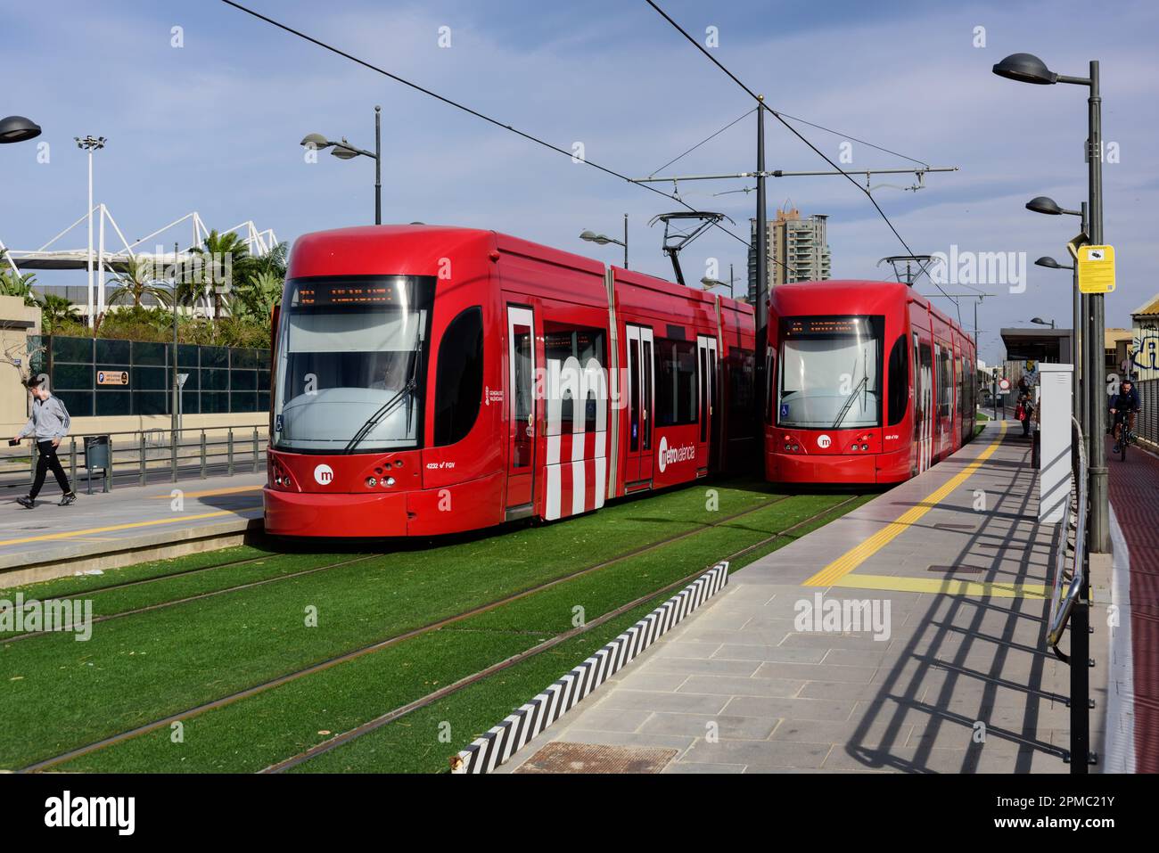Spanien, Valencia, Straßenbahnlinie 10, Bombardier Flexity Outlook ...