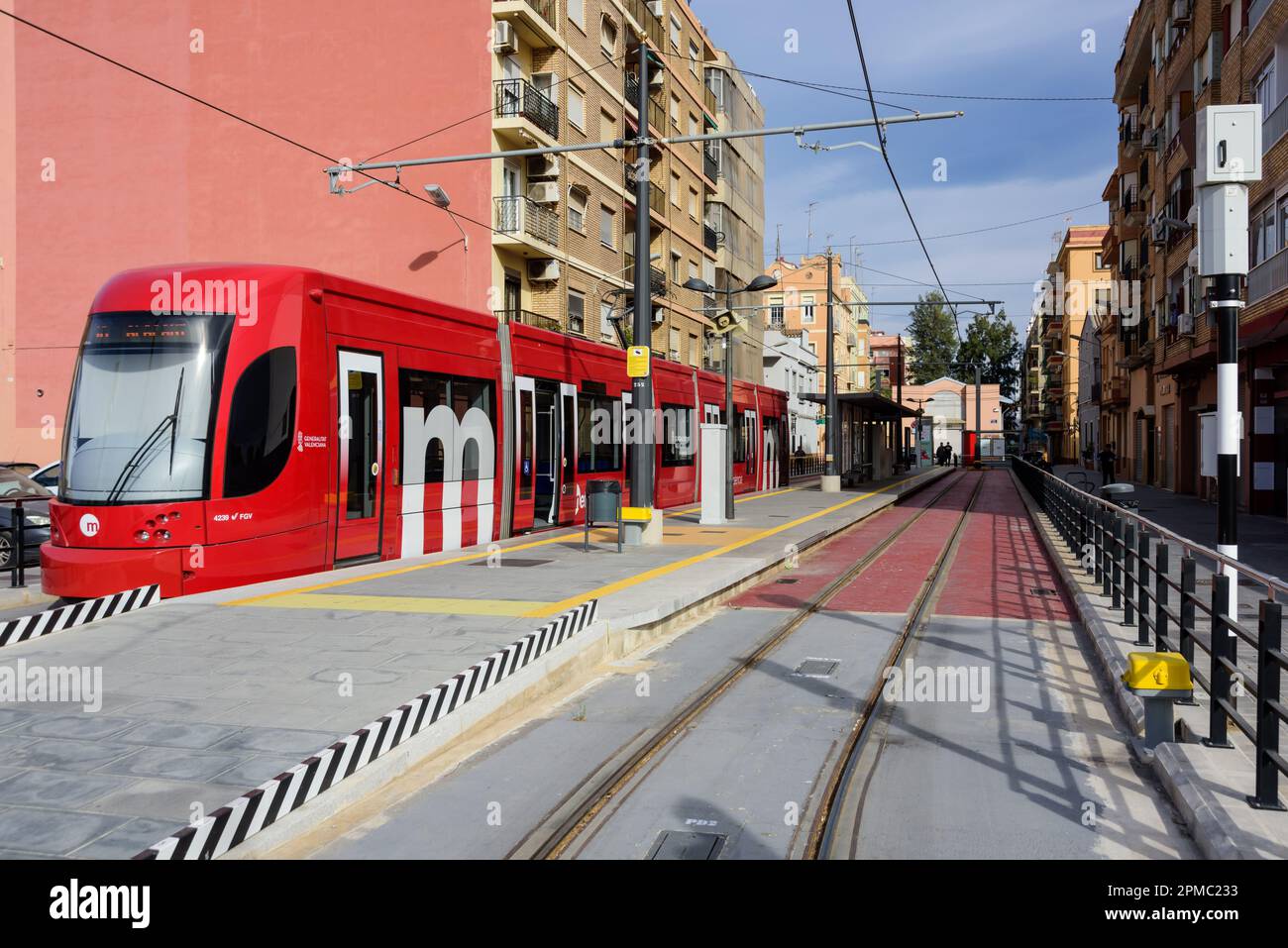 Spanien, Valencia, Straßenbahnlinie 10, Natzaret, Bombardier Flexity ...