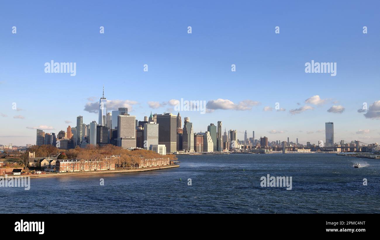 A view up the East River in New York City from Brooklyn. The Lower ...