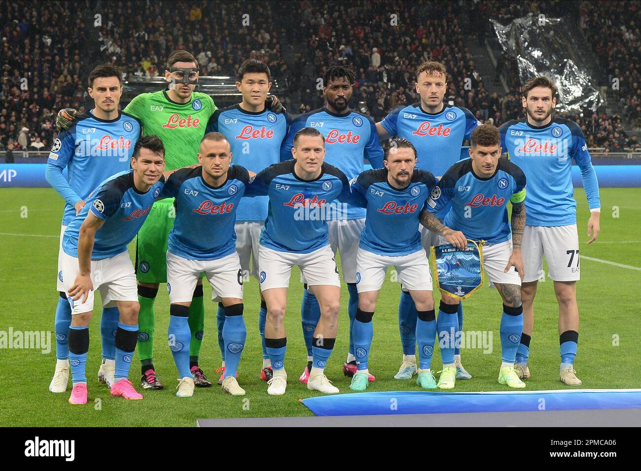 Napoli champions league formation hi-res stock photography and images ...