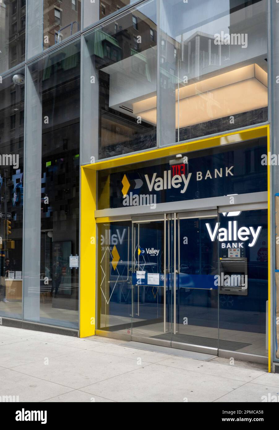 Valley bank hi-res stock photography and images - Alamy