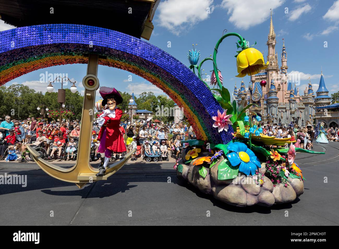 Disney world characters hi-res stock photography and images - Alamy