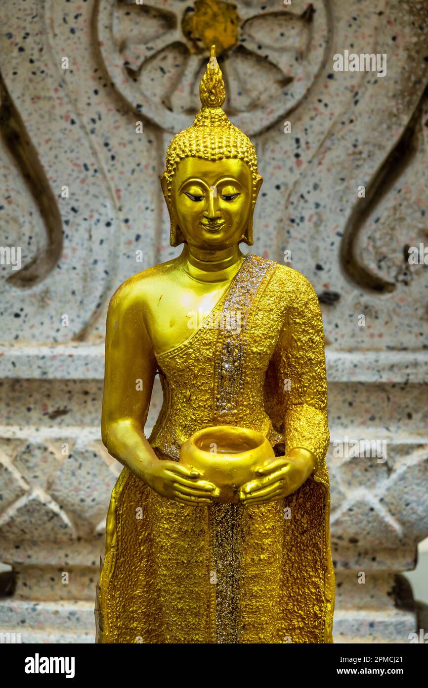 Golden buddha statue bangkok hi-res stock photography and images - Alamy