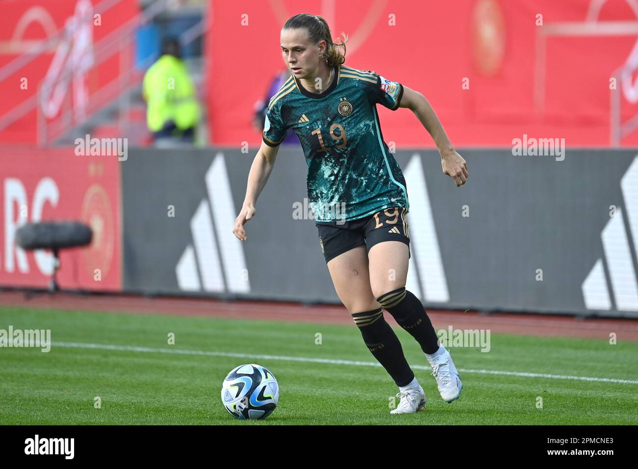Nuernberg. 11th Apr, 2023. Klara BUEHL (GER), action, single action ...