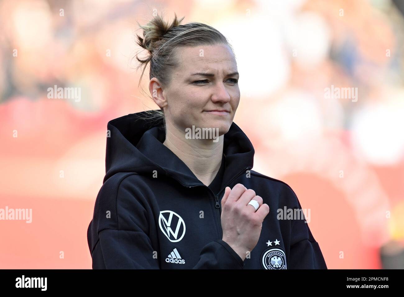 Max popp hi-res stock photography and images - Alamy