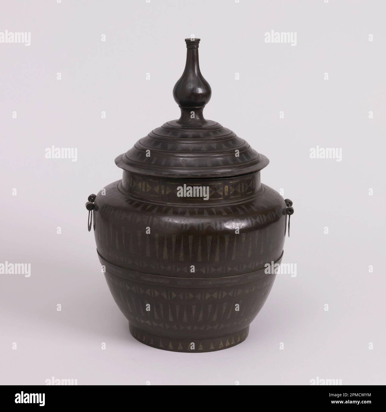 Bronze inlaid lid hi-res stock photography and images - Alamy