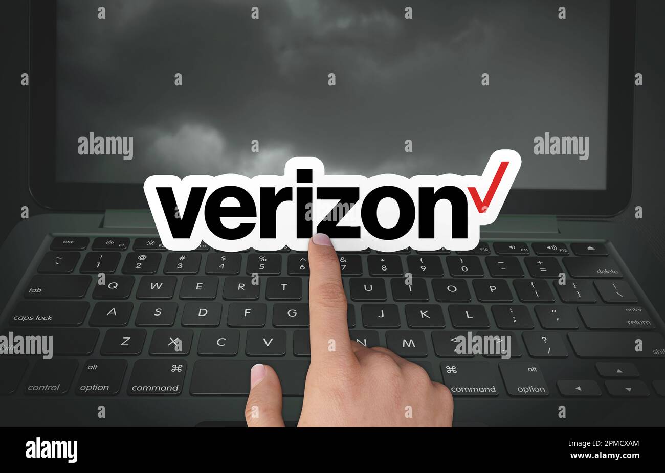 verizon, logo design for use on social media and news sites Stock Photo ...