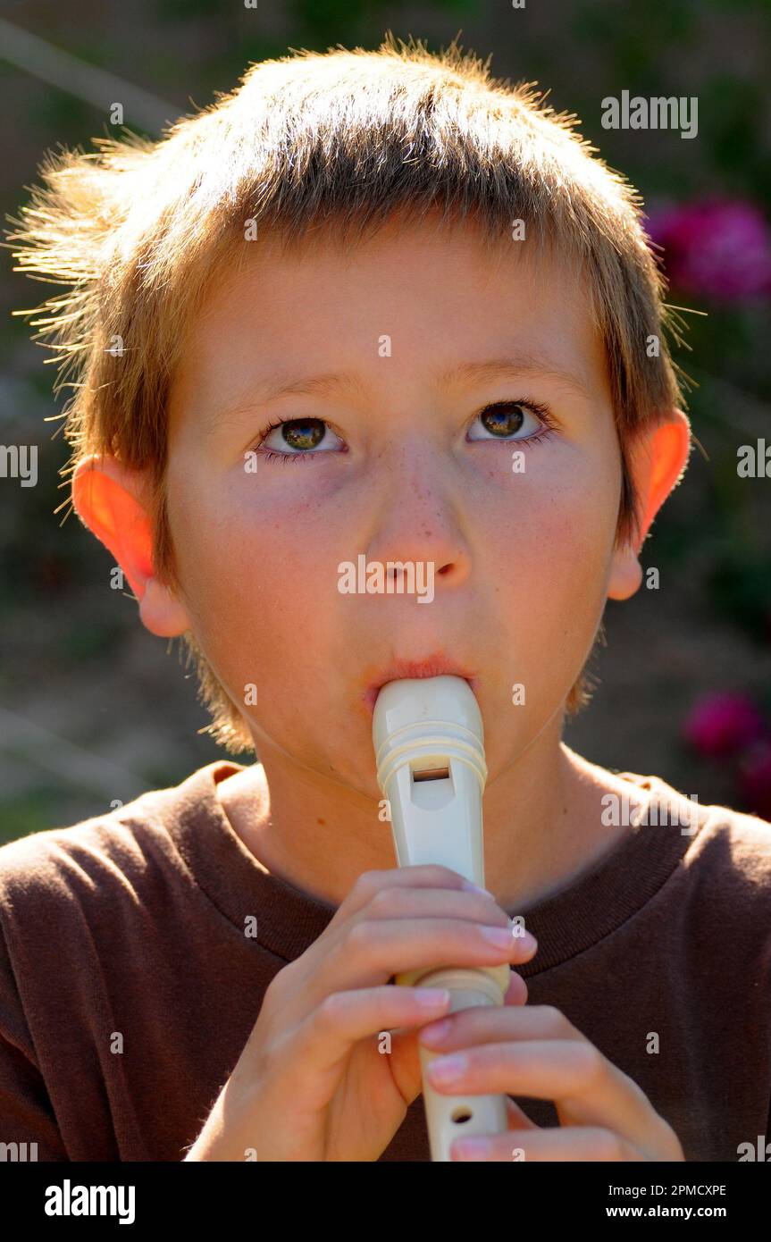 Recorder musical instrument hi-res stock photography and images - Alamy