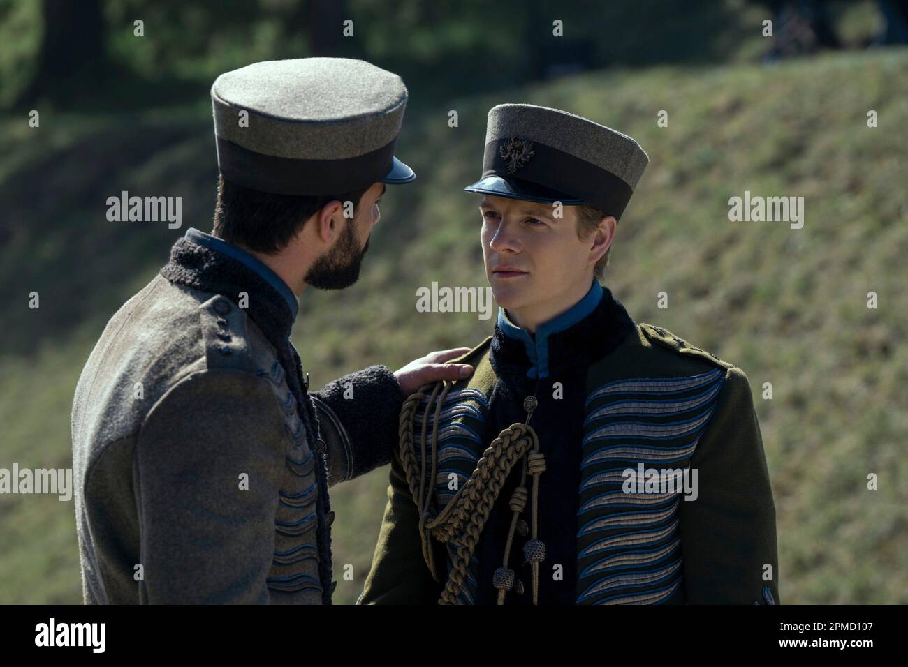 SHADOW AND BONE, from left: Louis Boyer, Patrick Gibson, 'Meet You in ...