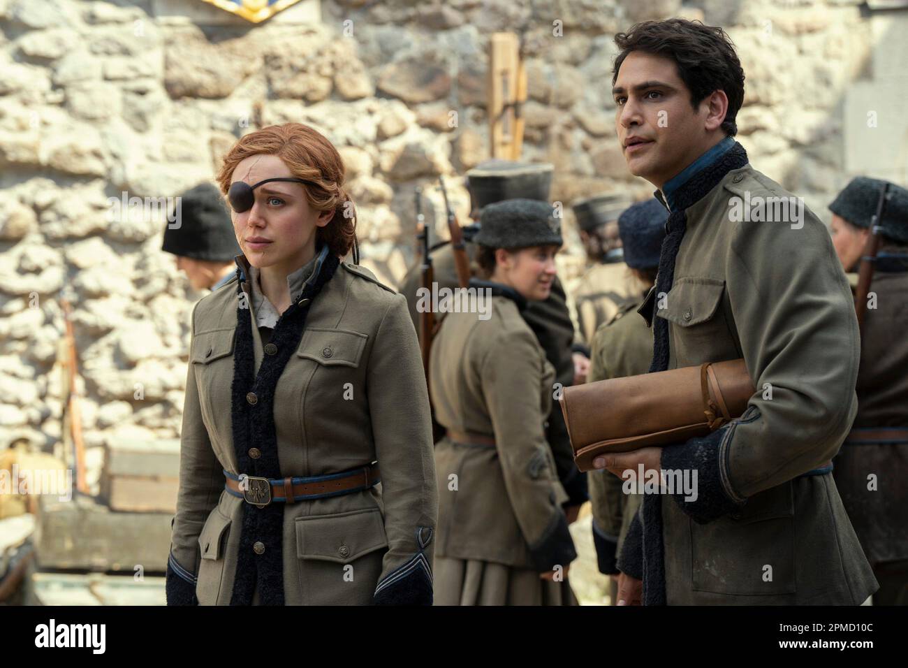 SHADOW AND BONE, from left: Daisy Head, Luke Pasqualino, 'Meet You in ...