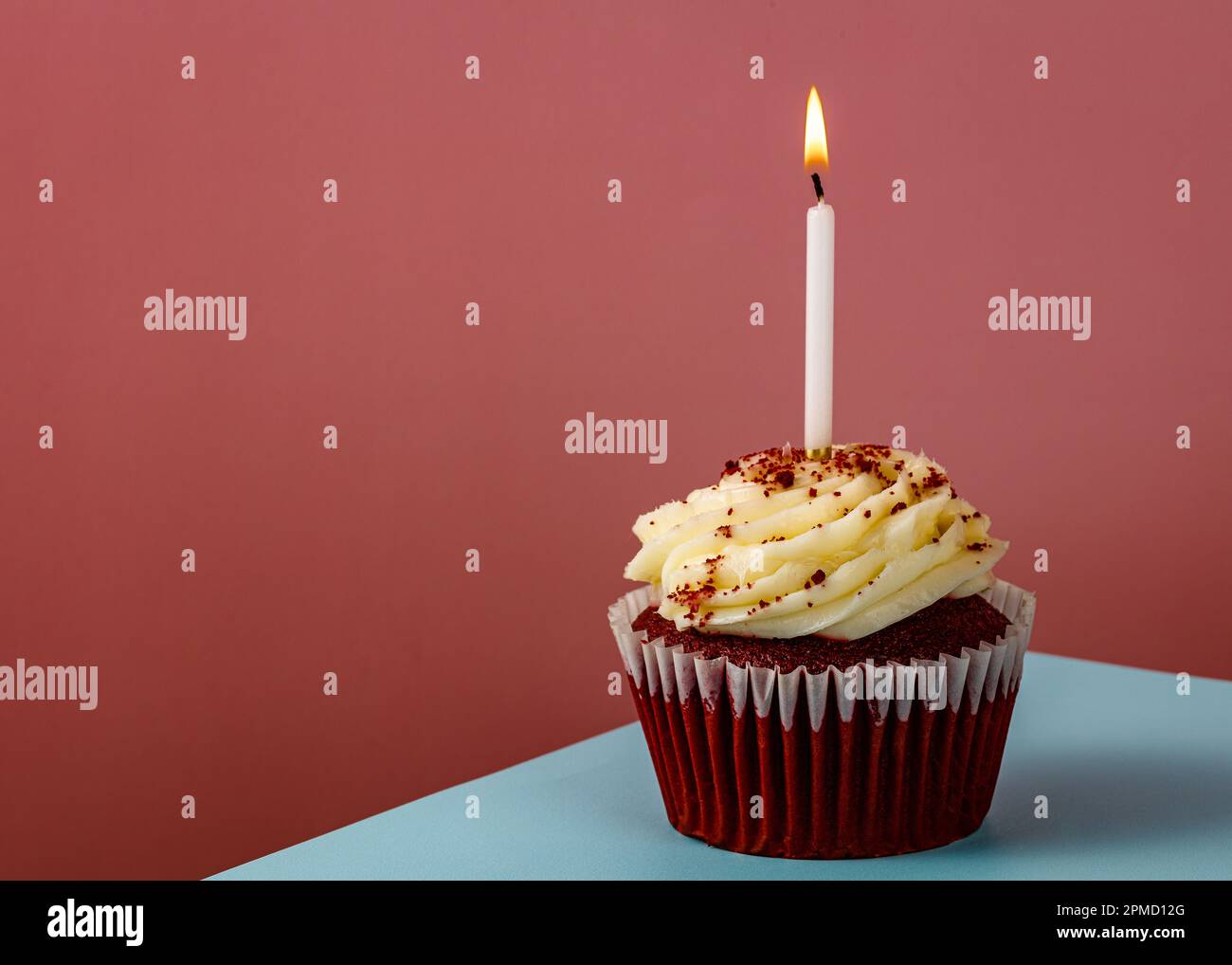 Cupcake candle silhouette hi-res stock photography and images - Alamy