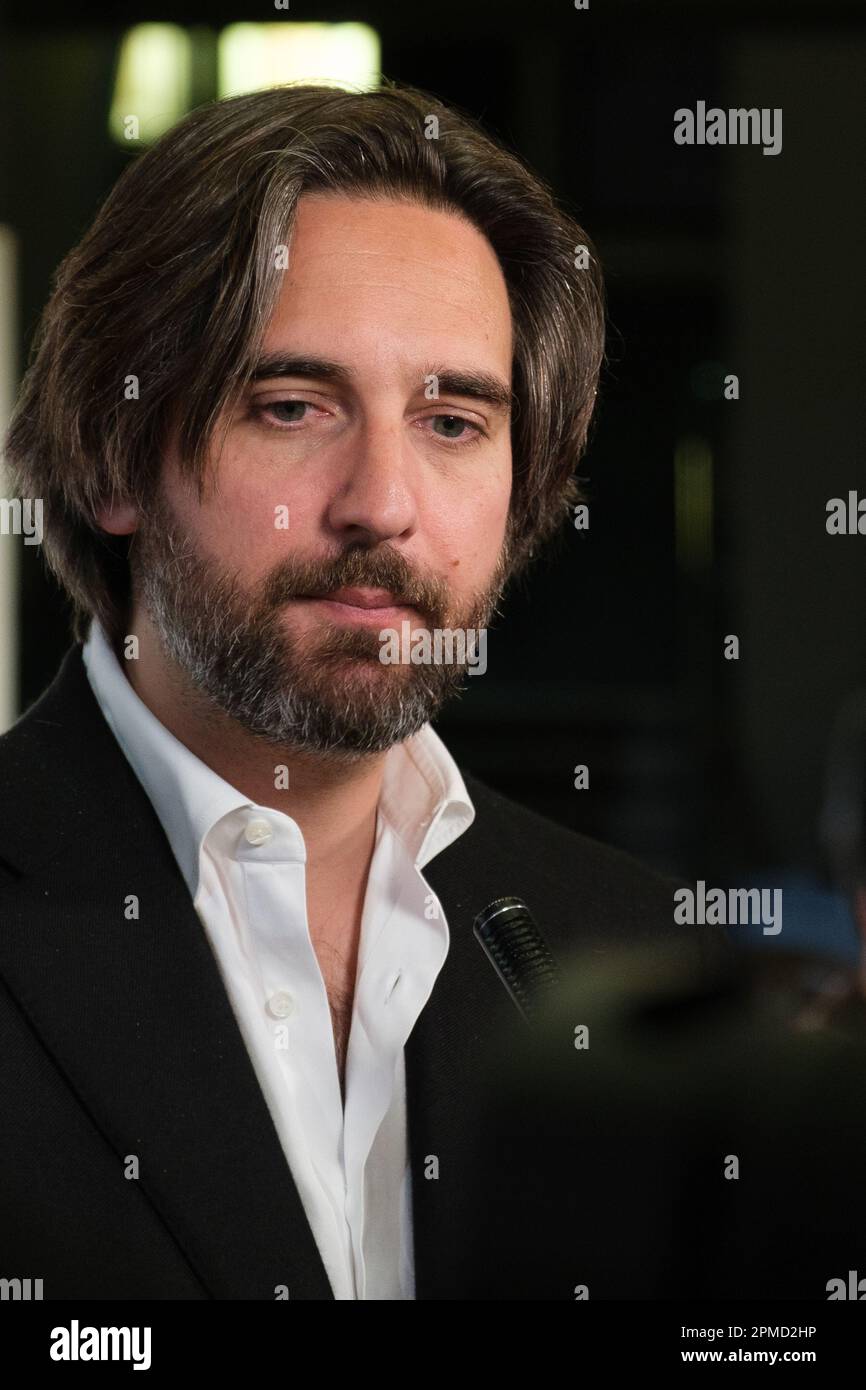 Los tres mosqueteros d artagnan hi-res stock photography and images - Alamy