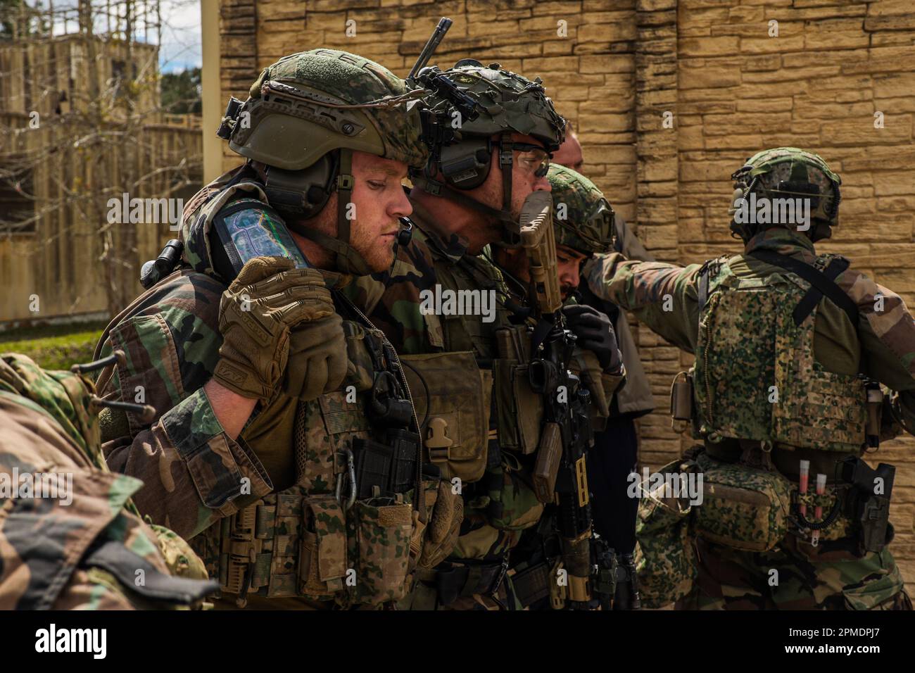 Dutch Marines with Marine Squadron Carib, Netherlands Marine Corps ...
