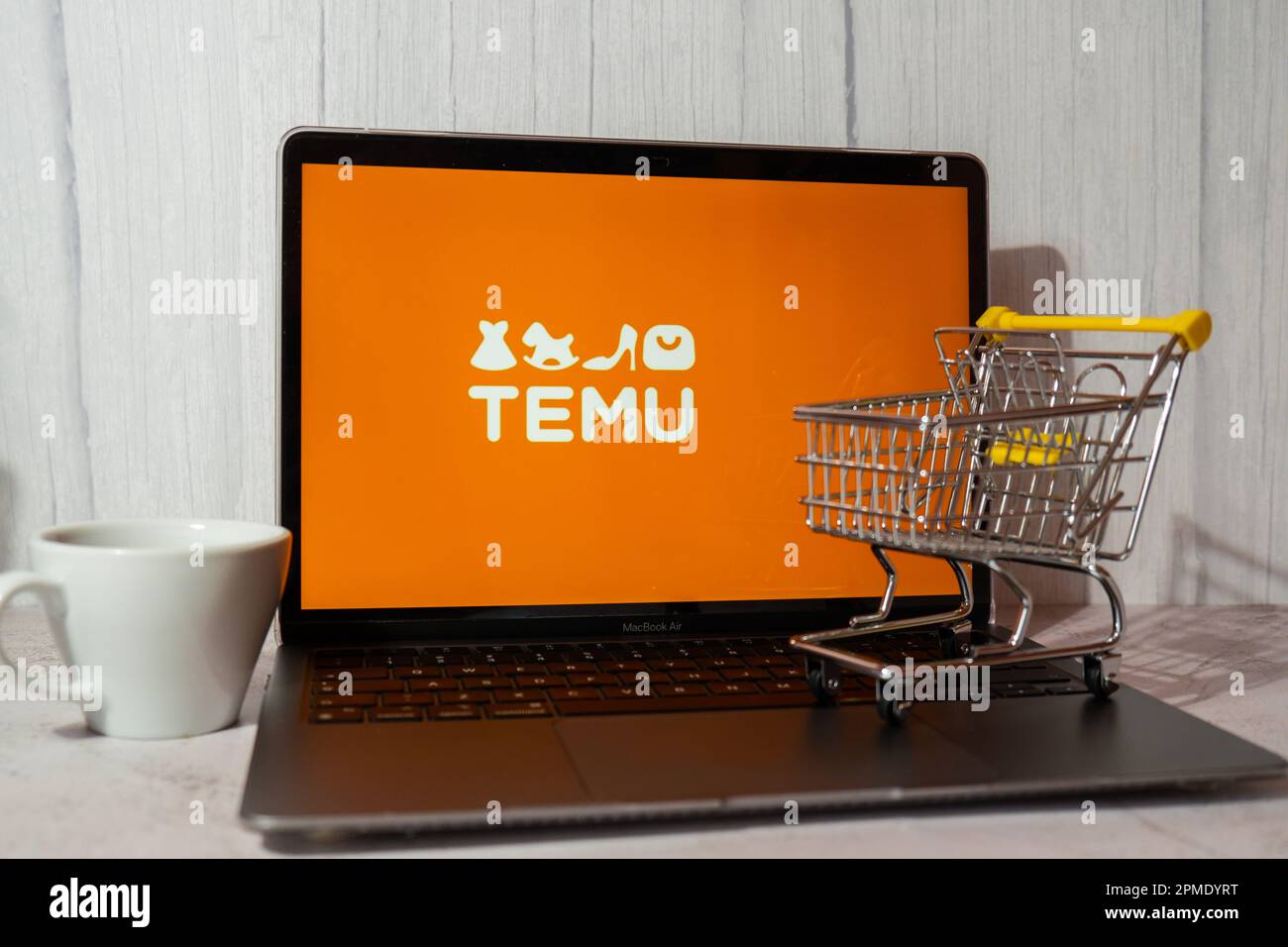 Temu app hi-res stock photography and images - Alamy