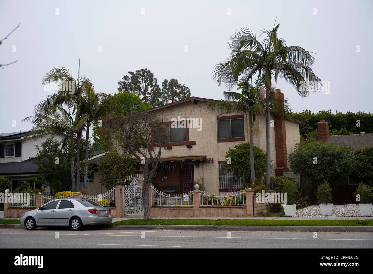 Los Angeles, California, USA. 11th Apr, 2023. A house with palm trees and a front lawn in Mar ...
