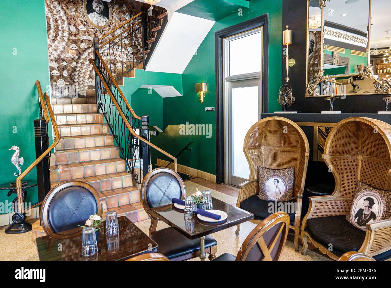 Lobby inside interior indoors hi-res stock photography and images - Alamy