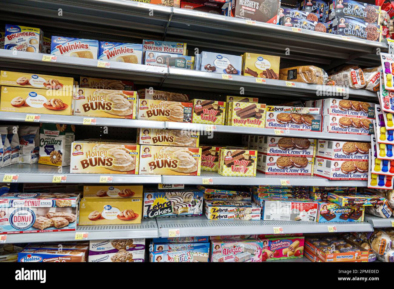 Little debbie cakes snacks desserts hi-res stock photography and images ...