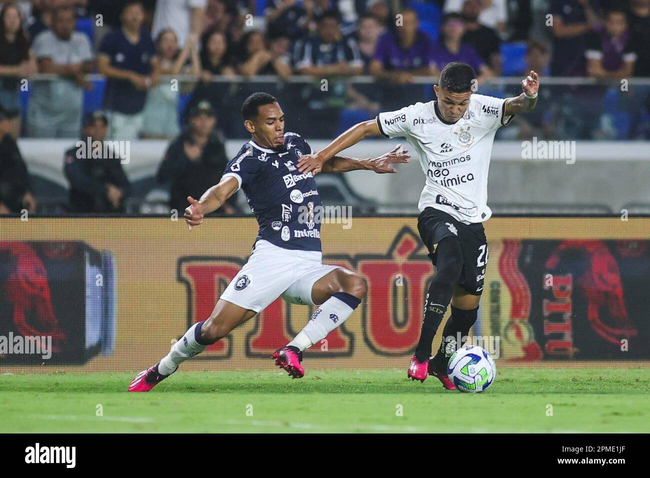 BELÉM, PA - 12.04.2023: REMO E CORINTHIANS - Remo and Corinthians play ...